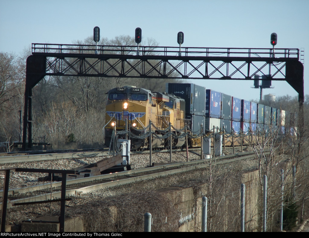 UP 7368 approaches Union Station